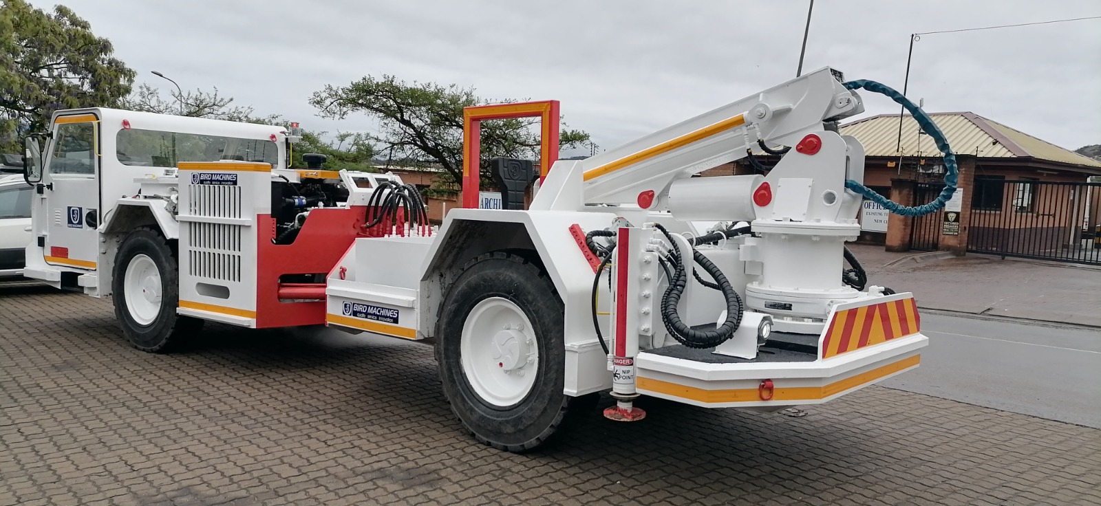 BIRD MACHINES | CRANE UNIT